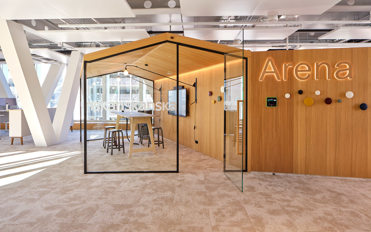 Modulares Raum-in-Raum-System aus Glas